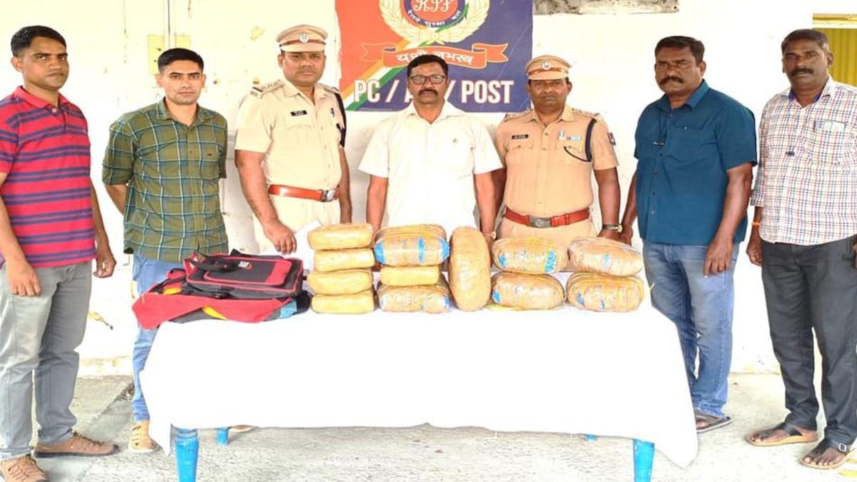 RPF seize 26 kgs of ganja at Arakkonam railway station - The Hindu
